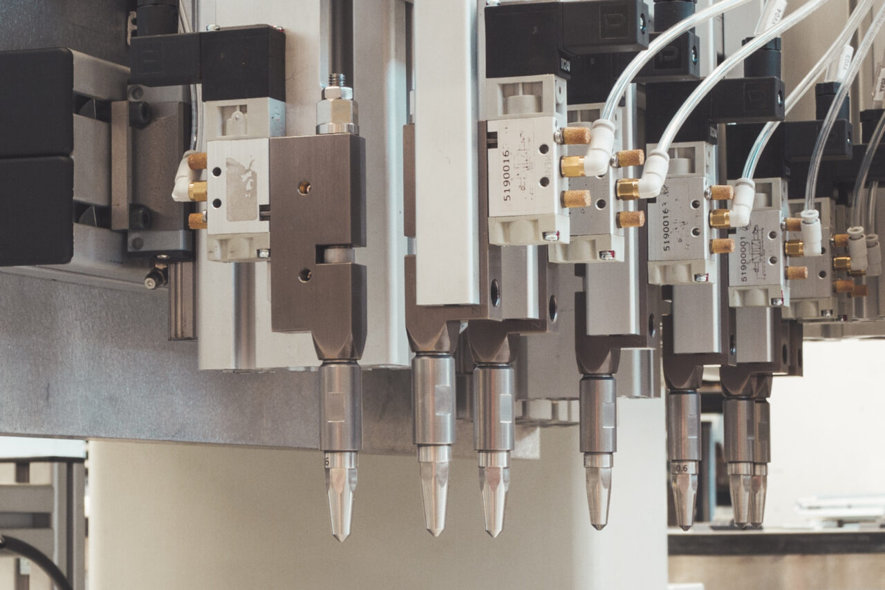 Cold glue application systems for forniture industry